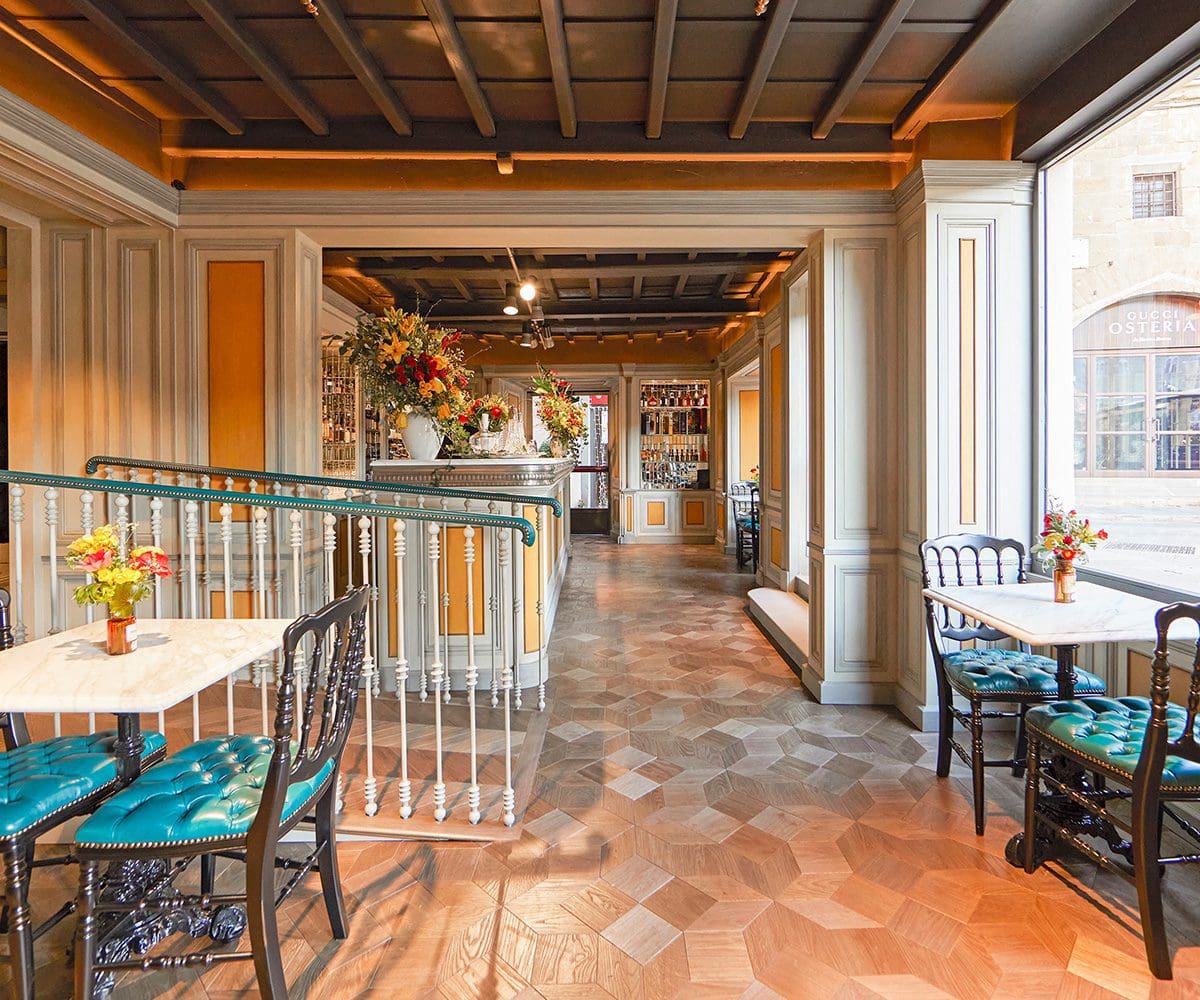 Sărbătorește Ziua Îndrăgostiților în noua cafenea Gucci